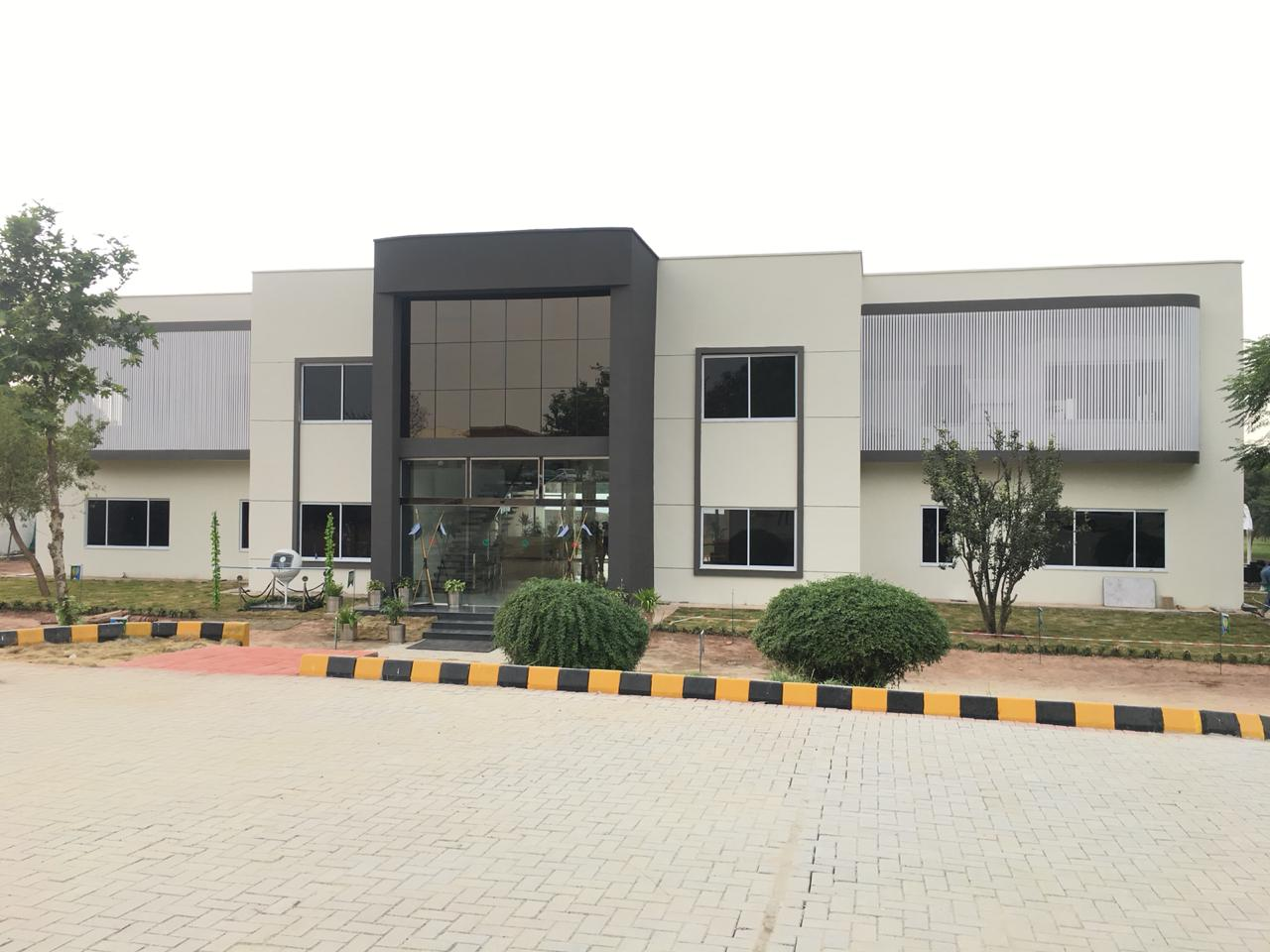 Golf Club Building Rawalpindi - Neesaun Zarbakhat Architecture